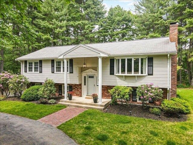 house with 3 bedroom, Walpole MA DS104234090