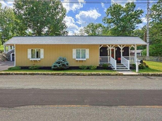 house with 3 bedroom, Walpole MA DS104234235