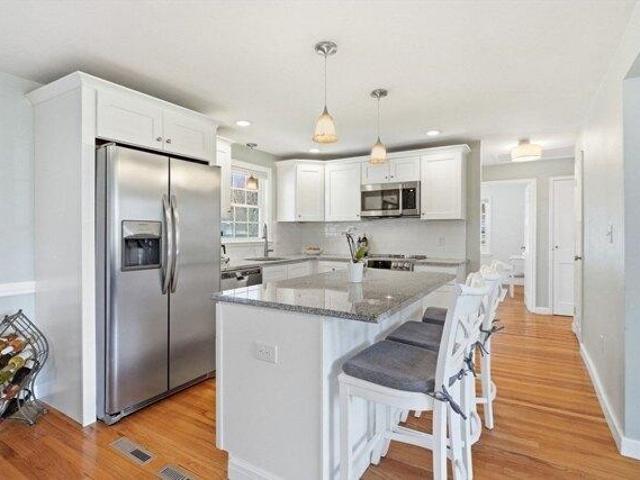 house with 3 bedroom, Walpole MA DS102585901