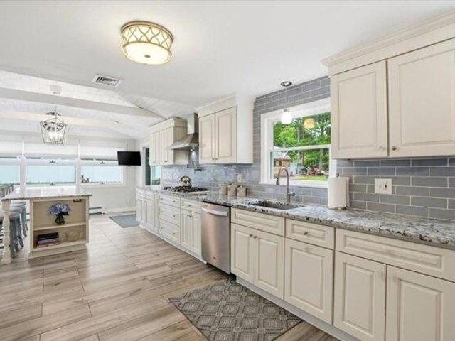 house with 3 bedroom, Walpole MA ES104152375