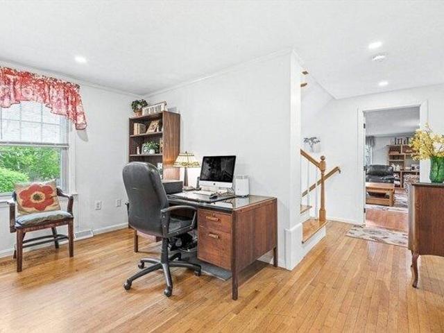 house with 3 bedroom, Walpole MA ES104263181