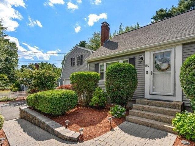 house with 3 bedroom, Walpole MA ES104299956