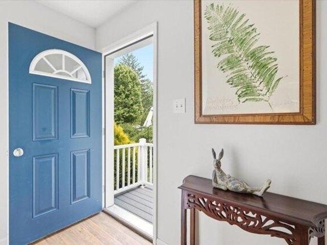 house with 3 bedroom, Walpole MA ES104789142