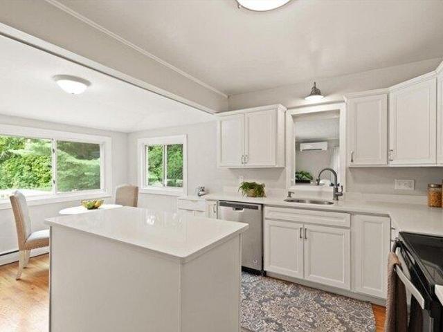 house with 3 bedroom, Walpole MA ES104789681