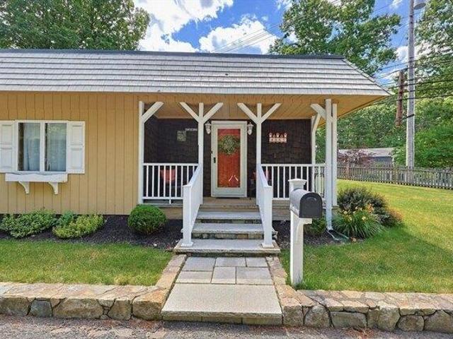 house with 3 bedroom, Walpole MA ES104811927