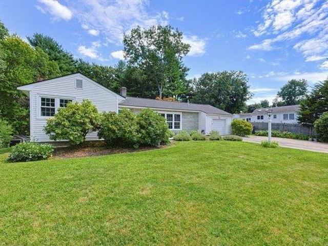 house with 3 bedroom, Walpole MA ES105107371