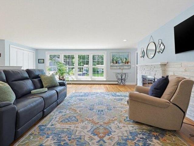 house with 3 bedroom, Walpole MA ES105156756