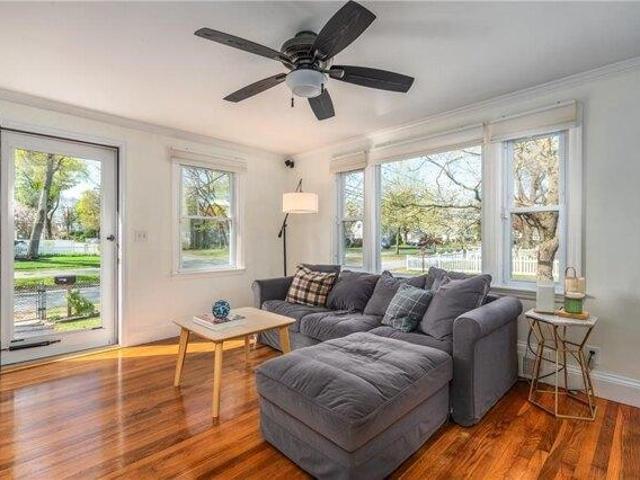 house with 3 bedroom, Warwick RI DLS101857475