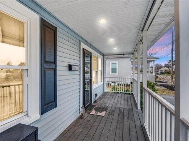 house with 3 bedroom, Warwick RI DLS101896589