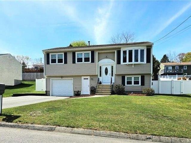 house with 3 bedroom, Warwick RI DLS102156606