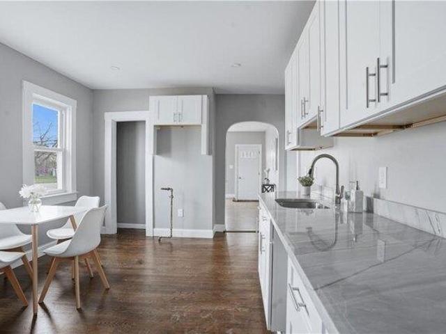 house with 3 bedroom, Warwick RI DLS102372447