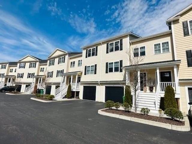 house with 3 bedroom, Warwick RI DLS102585581