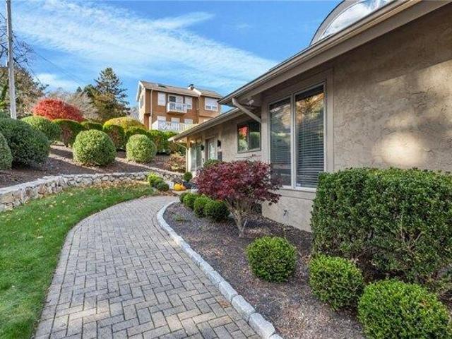 house with 3 bedroom, Warwick RI DLS102824379
