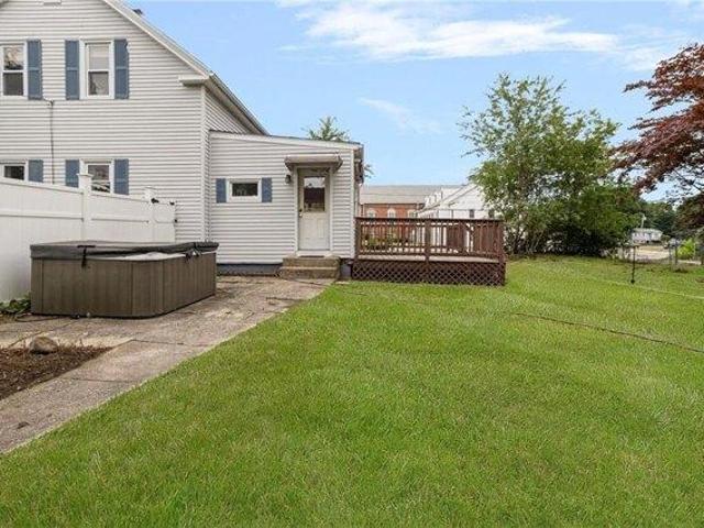 house with 3 bedroom, Warwick RI DS104116655