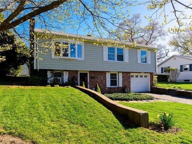 house with 3 bedroom, Warwick RI DS102157980