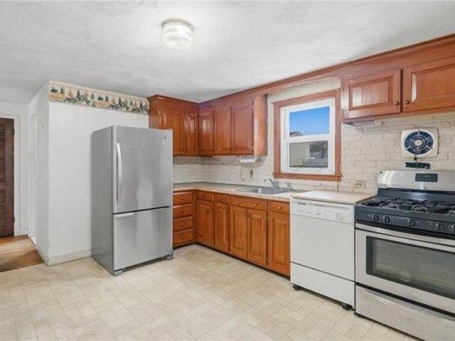 house with 3 bedroom, Warwick RI DS102281915