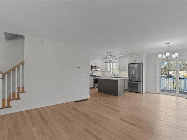 house with 3 bedroom, Warwick RI DS102762154