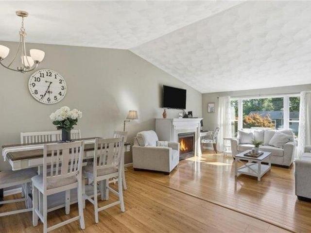 house with 3 bedroom, Warwick RI DS103852325