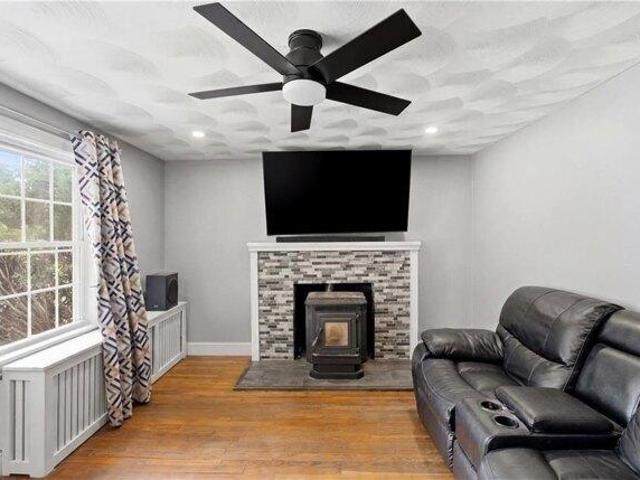 house with 3 bedroom, Warwick RI DS103928323