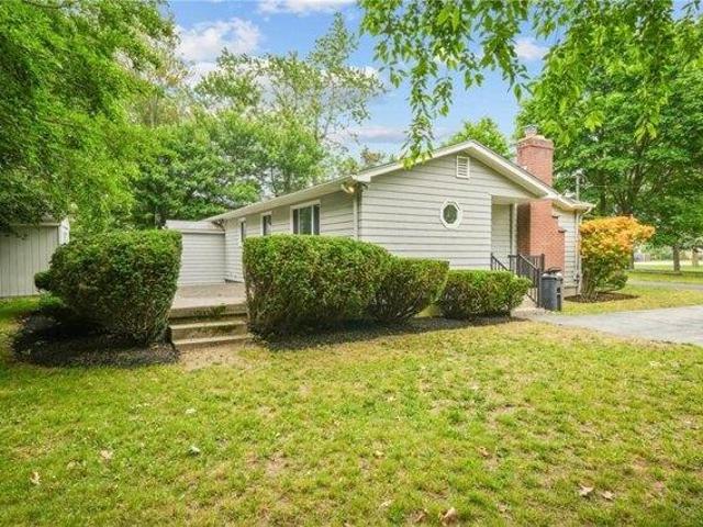 house with 3 bedroom, Warwick RI ES104044637