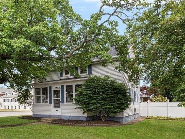 house with 3 bedroom, Warwick RI ES104116655