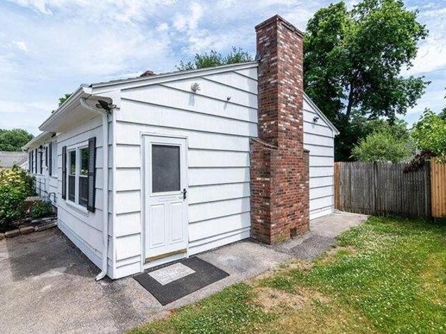 house with 3 bedroom, Warwick RI ES104188652