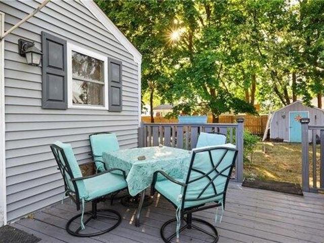 house with 3 bedroom, Warwick RI ES104189554