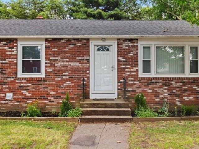 house with 3 bedroom, Warwick RI ES104191118