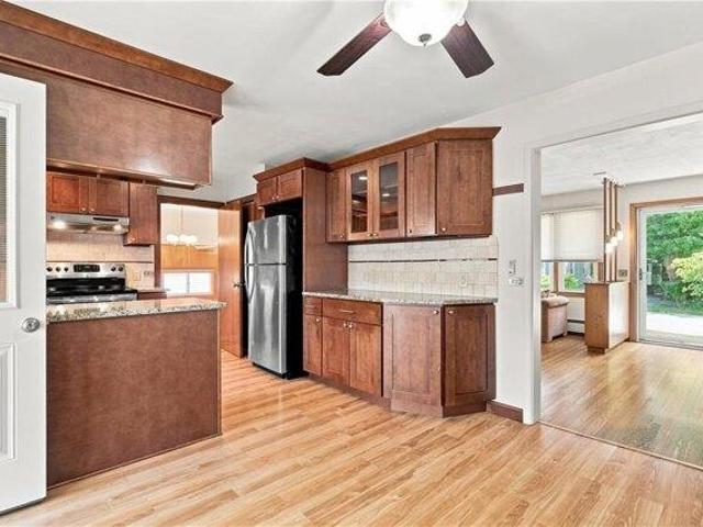 house with 3 bedroom, Warwick RI ES104263734