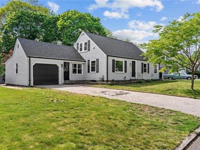 house with 3 bedroom, Warwick RI ES104263969
