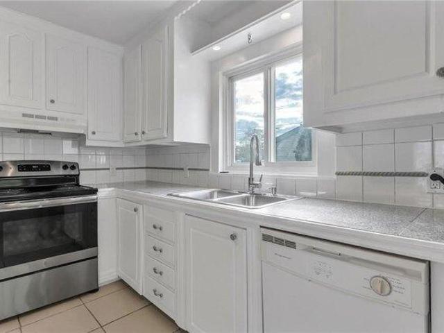 house with 3 bedroom, Warwick RI ES104374225