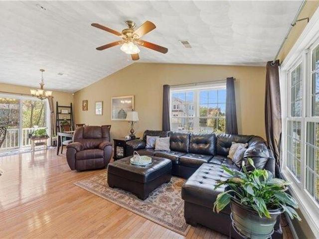 house with 3 bedroom, Warwick RI ES104407901