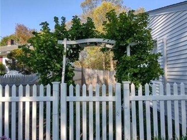 house with 3 bedroom, Warwick RI ES104540012