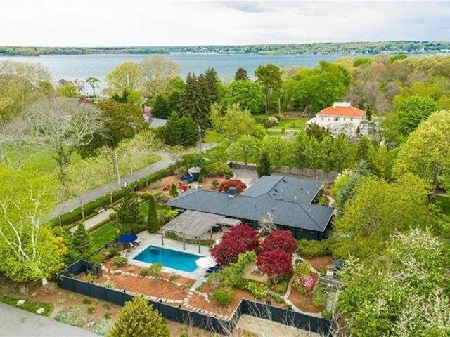 house with 3 bedroom, Warwick RI ES104541568