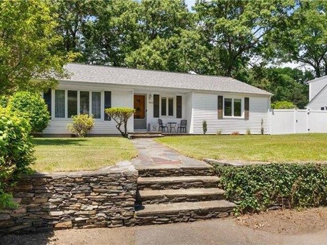 house with 3 bedroom, Warwick RI ES104566824