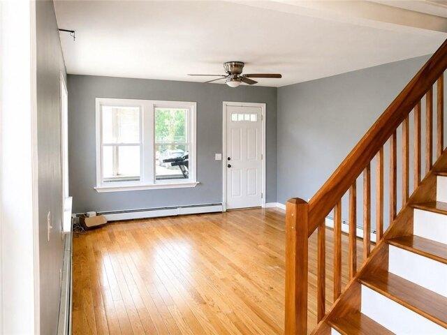 house with 3 bedroom, Warwick RI ES104608213