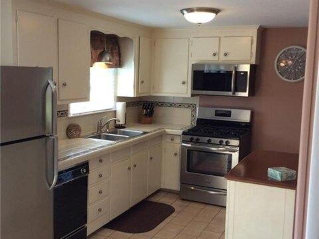 house with 3 bedroom, Warwick RI ES104608329