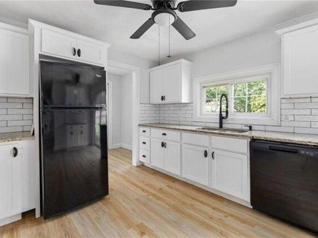 house with 3 bedroom, Warwick RI ES104807696