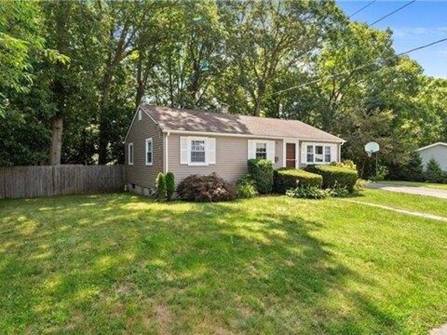 house with 3 bedroom, Warwick RI ES104851499
