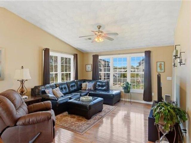 house with 3 bedroom, Warwick RI ES105080153