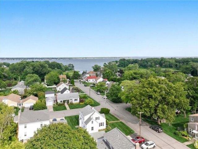 house with 3 bedroom, Warwick RI ES105094795