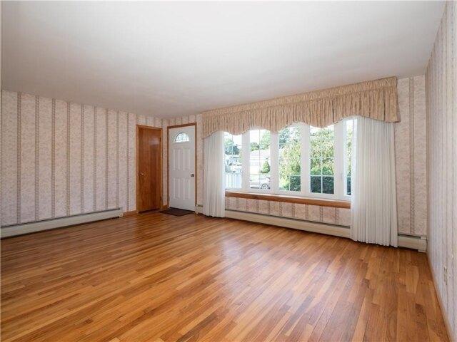 house with 3 bedroom, Warwick RI ES105092397