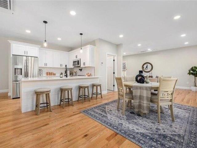 house with 3 bedroom, Warwick RI ES105114150