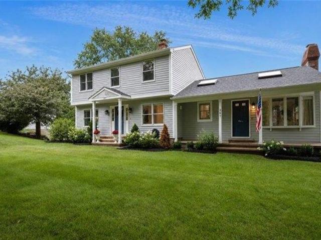 house with 3 bedroom, Warwick RI ES105115765