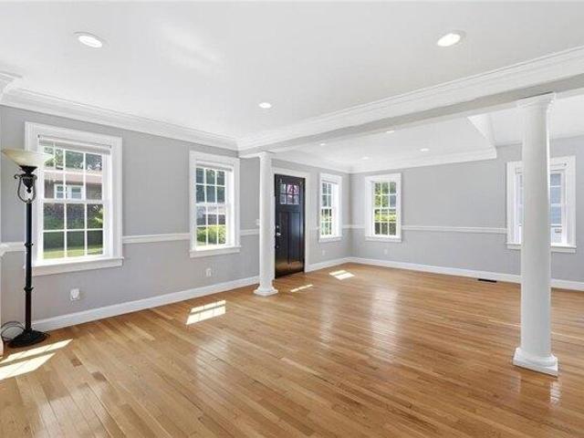 house with 3 bedroom, Warwick RI ES105112988