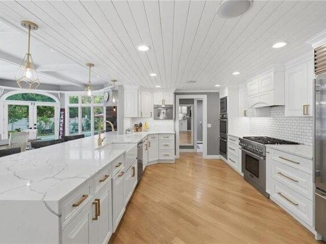house with 3 bedroom, Warwick RI ES105113057
