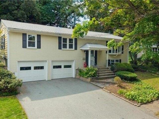 house with 3 bedroom, Warwick RI ES105124507