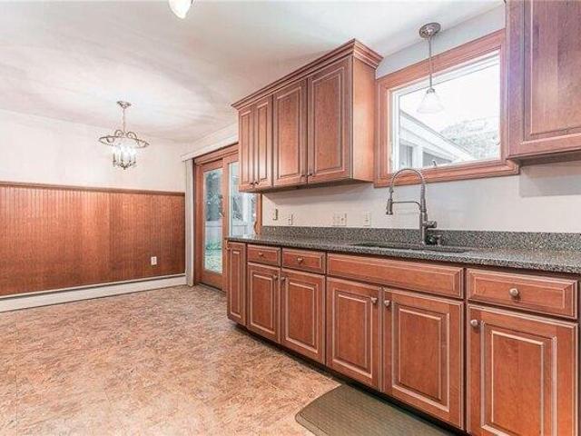 house with 3 bedroom, Warwick RI ES105125433