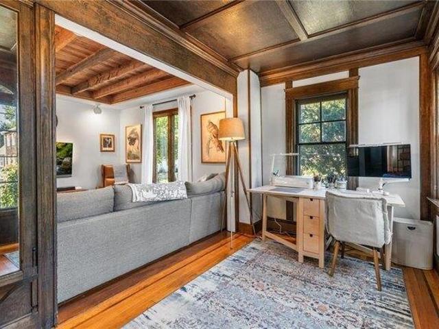 house with 3 bedroom, Warwick RI ES105159313