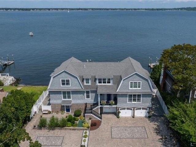 house with 3 bedroom, Warwick RI ES105174837
